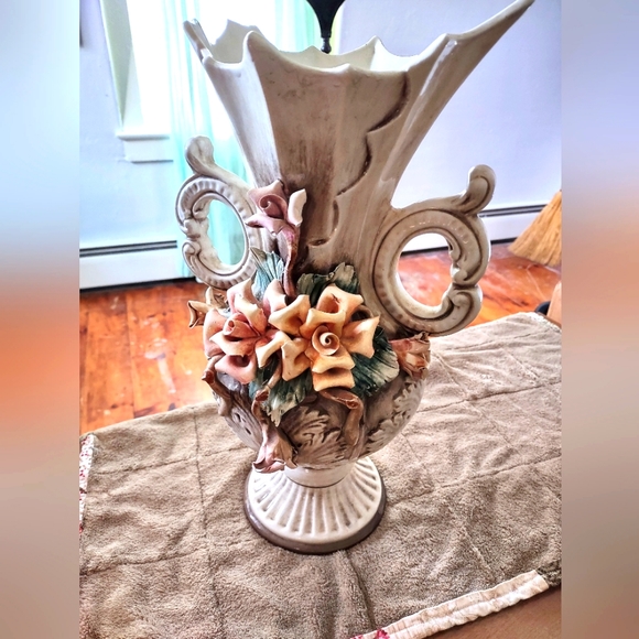 Capodimonte | Accents | Italian Capodimonte Table Vase | Poshmark